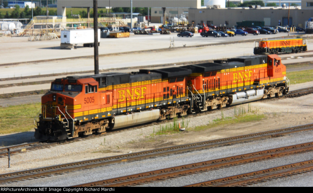 BNSF 5005